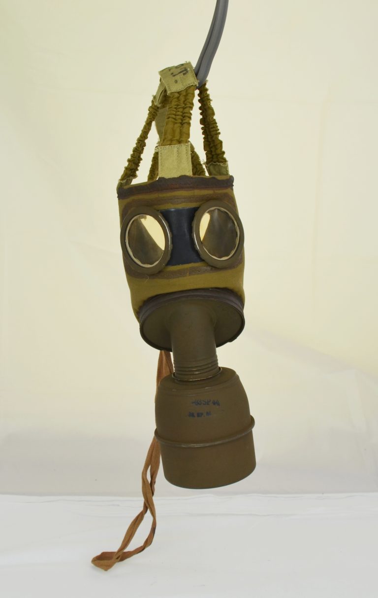 French C38 WW2 Gas Mask Original And Complete - Sally Antiques