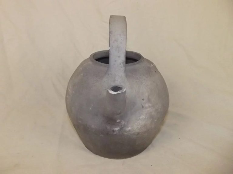 Circa 100 BC Chinese Han Dynasty Kettle - Sally Antiques