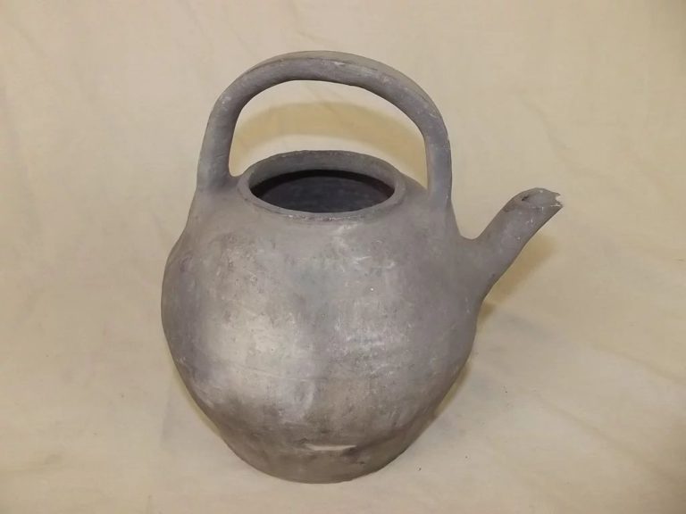 Circa 100 BC Chinese Han Dynasty Kettle - Sally Antiques