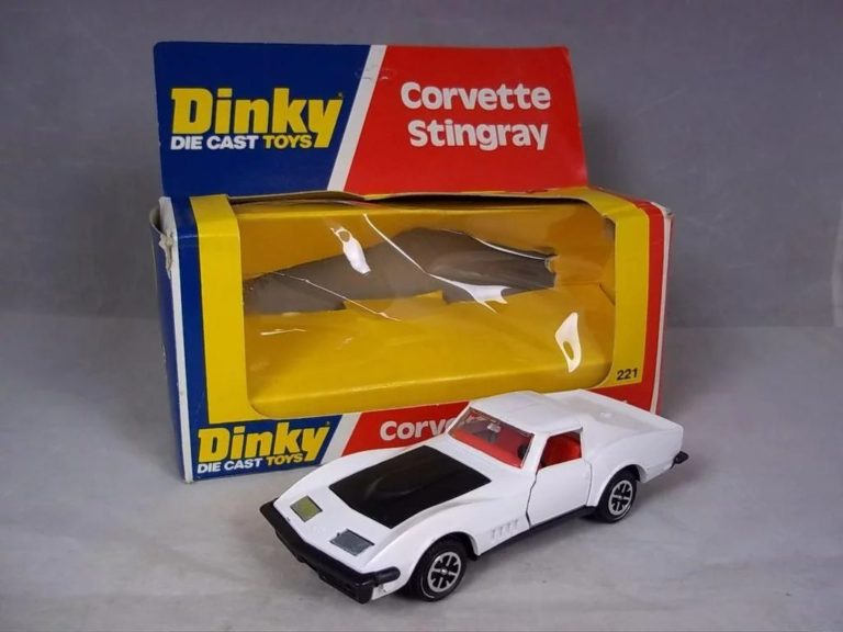 Dinky Toys No. 221 Corvette Stingray In White, Boxed 1976 - Sally Antiques