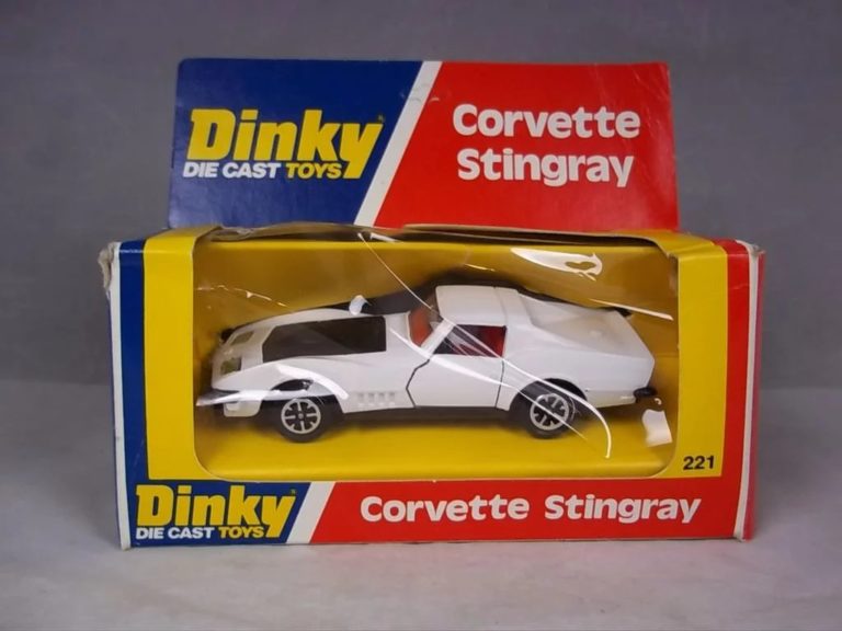Dinky Toys No. 221 Corvette Stingray In White, Boxed 1976 - Sally Antiques