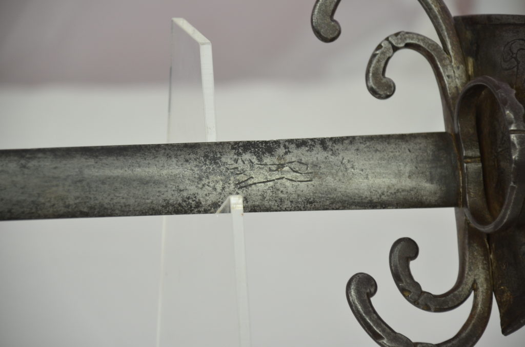 A 17th Century Continental 'Crab Claw' Hilted Rapier Sword With ...