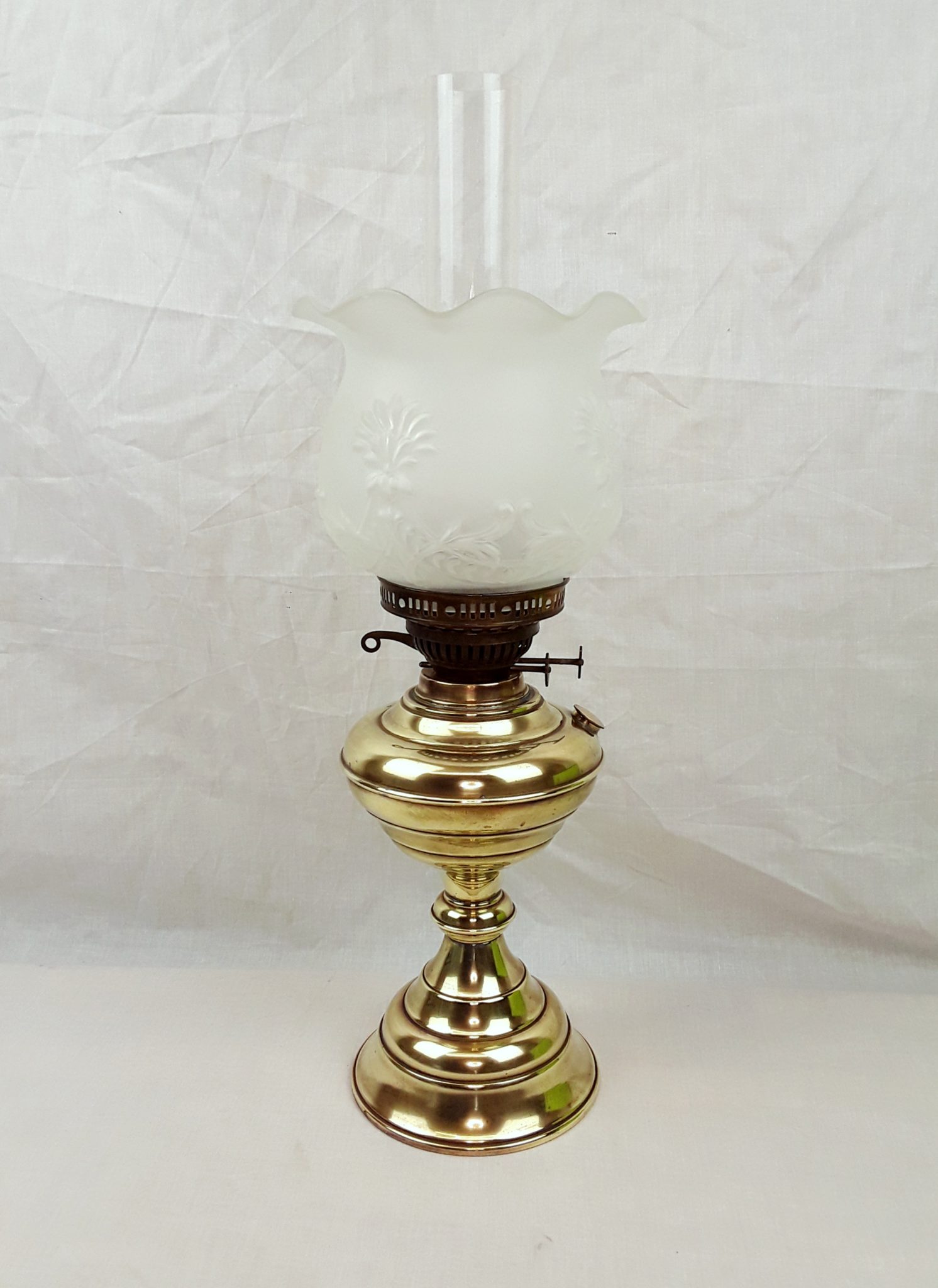 Victorian Brass Oil Lamp - Sally Antiques