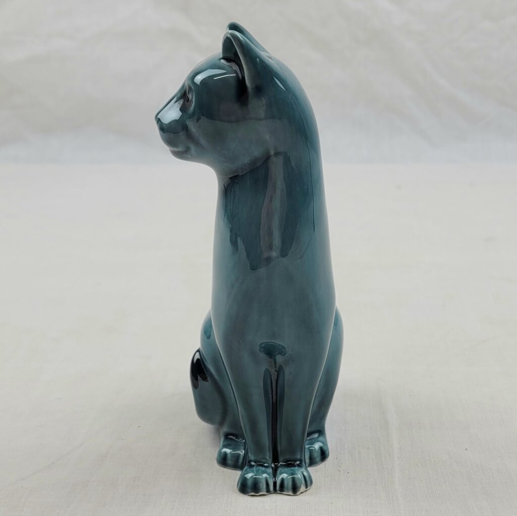Poole Pottery Cat - Sally Antiques