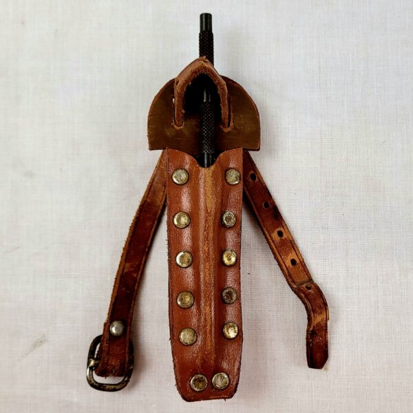 WW2 SOE Sleeve Dagger And Scabbard - Sally Antiques