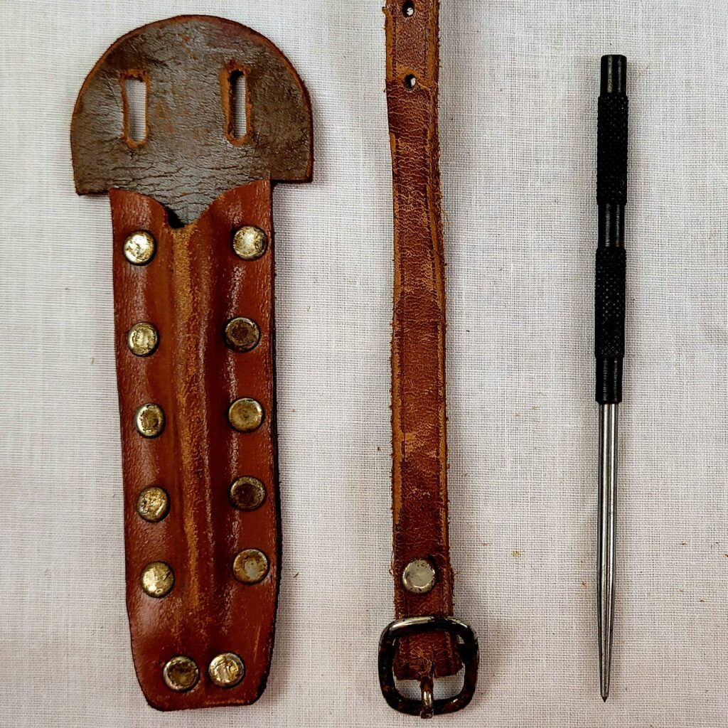 WW2 SOE Sleeve Dagger And Scabbard - Sally Antiques
