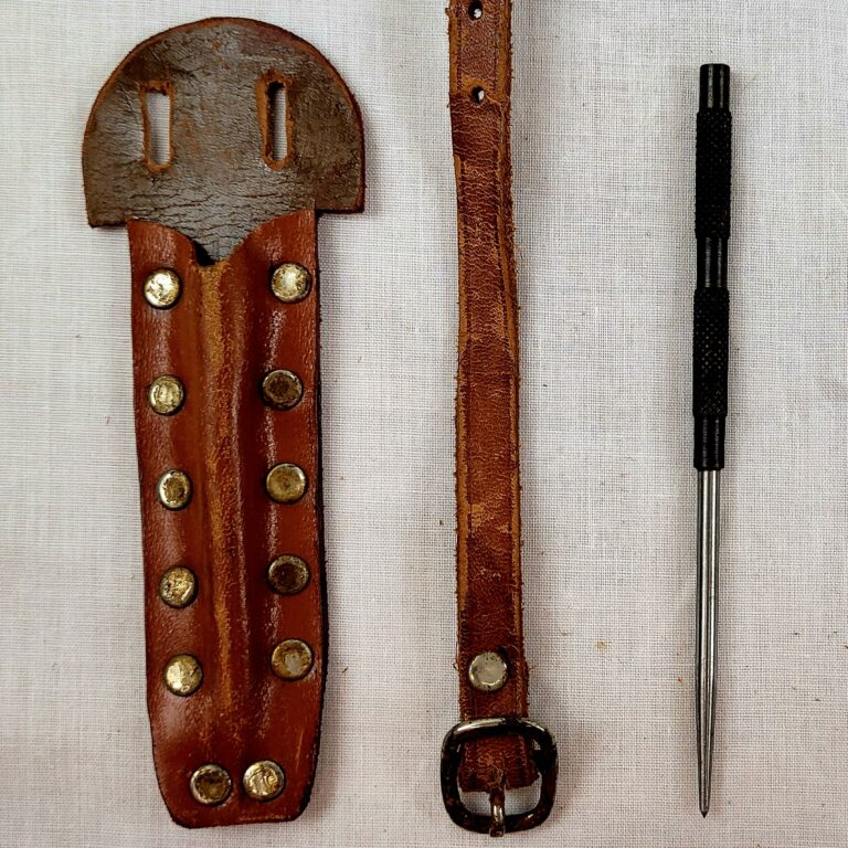 WW2 SOE Sleeve Dagger And Scabbard - Sally Antiques
