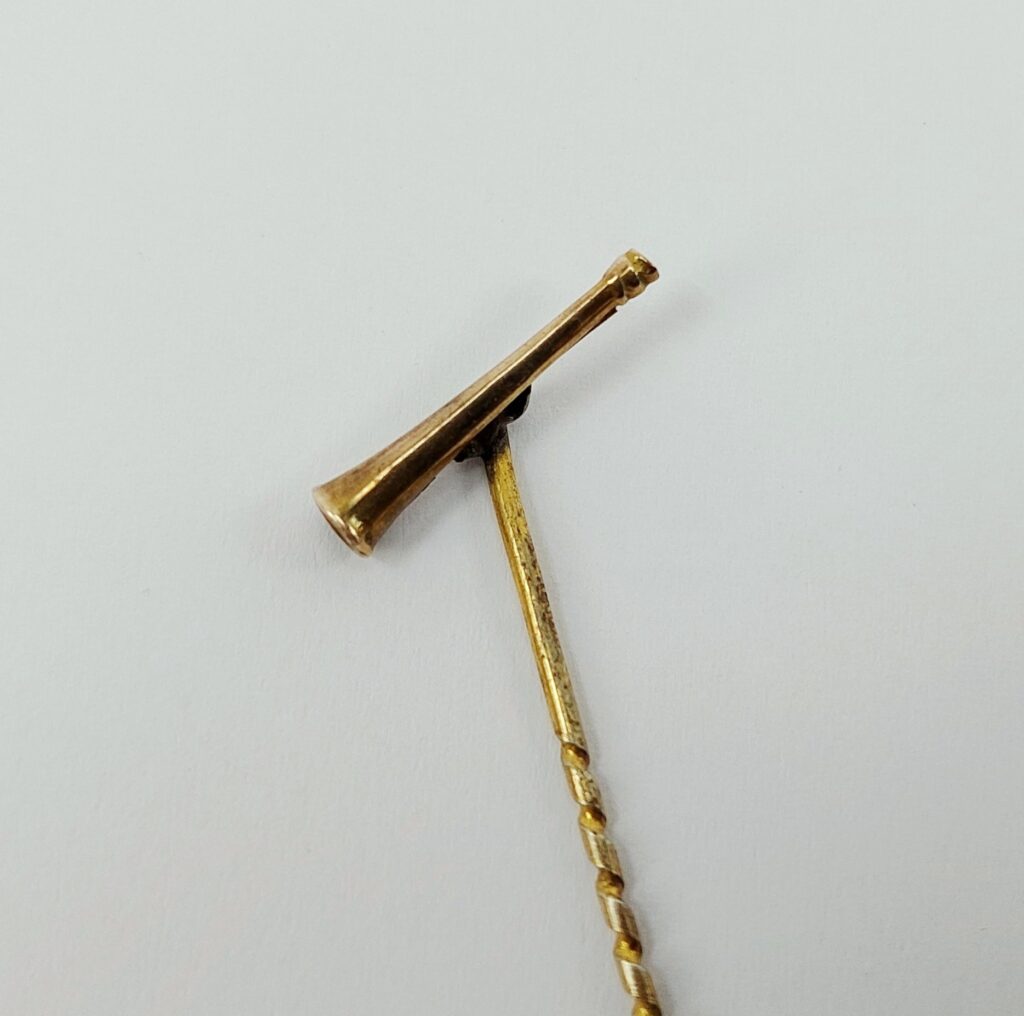 9ct Yellow Gold Hunting Horn Tie Pin - Sally Antiques