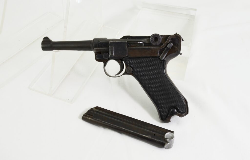 Original WW2 German P08 Luger Pistol dated 1939 - Deactivated - Sally ...