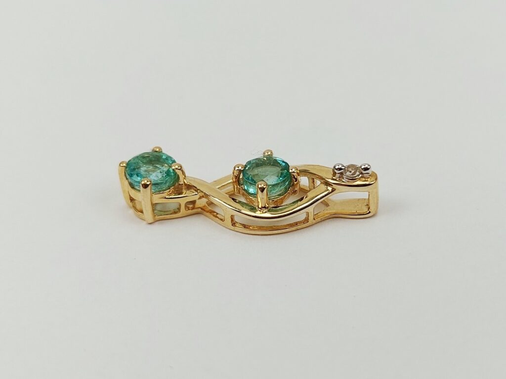 10ct Gold Aquamarine & White Sapphire Pendant - Sally Antiques