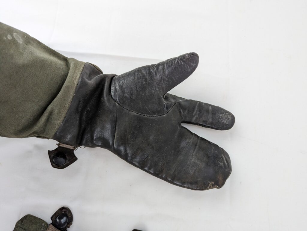 WW2 Luftwaffe Bomber Air Crew/Pilot’s Gloves - Sally Antiques