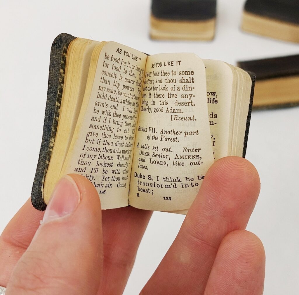 40 Miniature Volume Set of William Shakespeare by Allied Newspapers ...