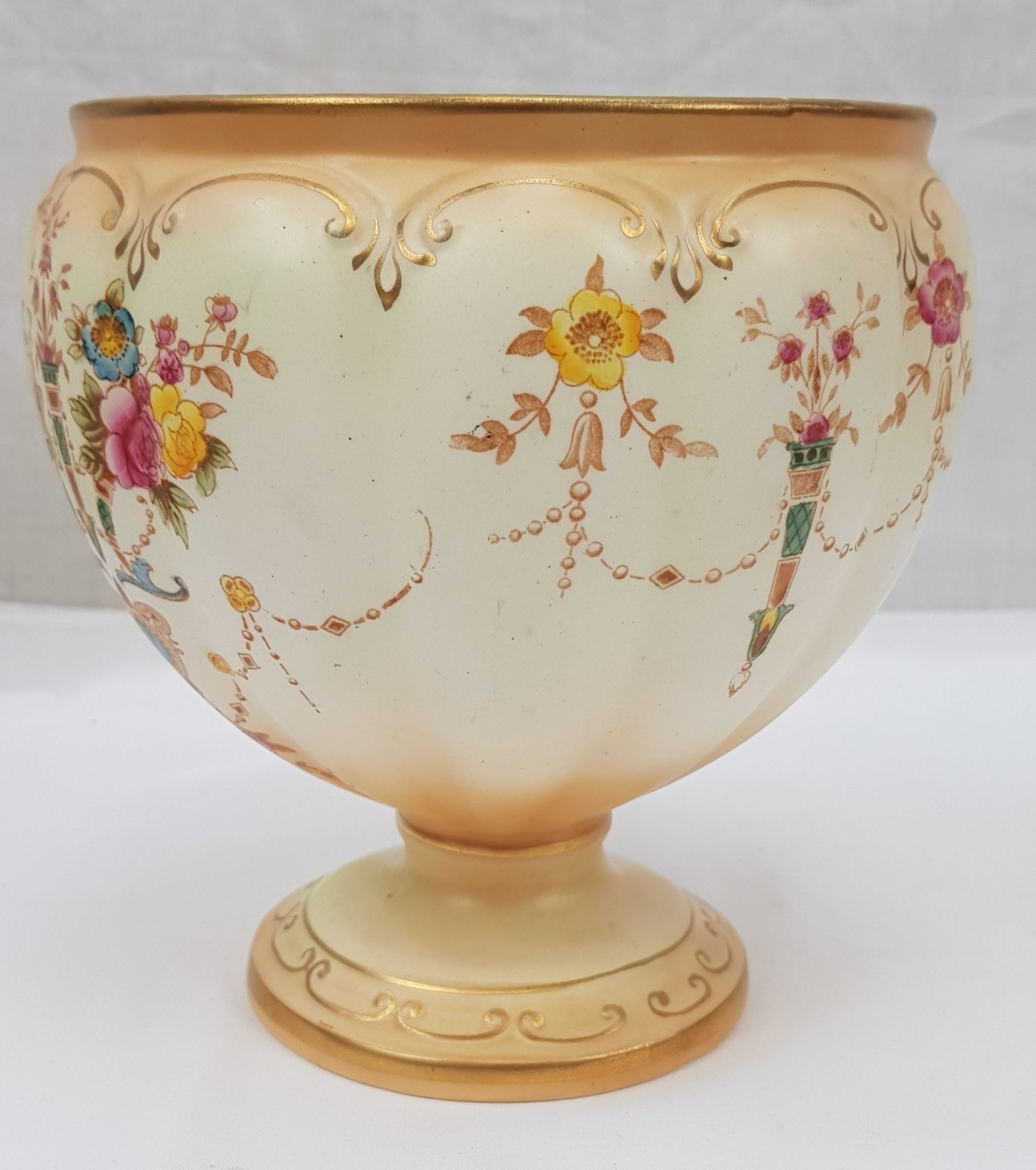c1900 Crown Devon Fielding Blush Ivory Vase - Sally Antiques
