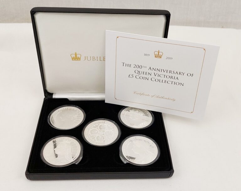Jubilee Mint 200th Anniversary of Queen Victoria Silver-Plated £5 Coin ...