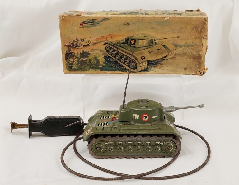 1950’s Boxed Arnold Tin Plate Toy Tank - Sally Antiques