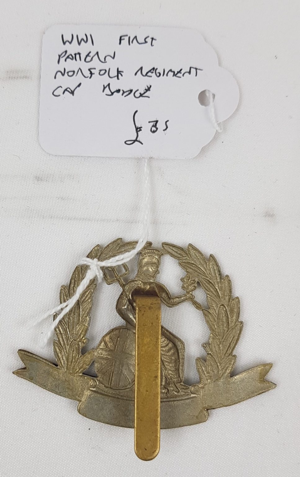 WW1 First Pattern Norfolk Regiment Cap Badge - Sally Antiques