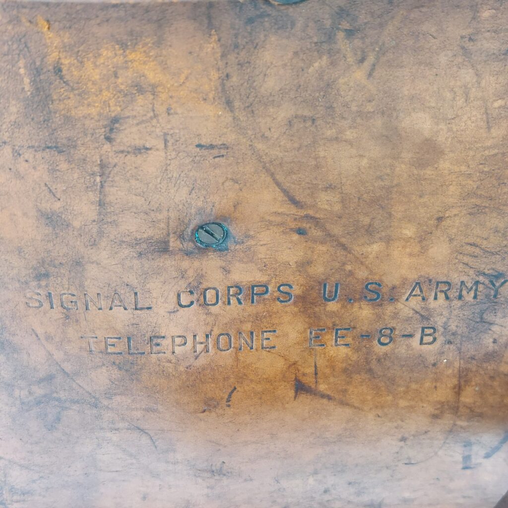 WW2, Signal Corps U.S. Army, Telephone EE-8-B - Sally Antiques