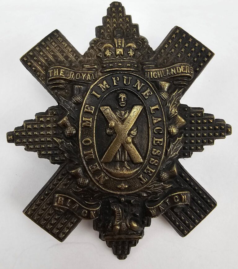 WW1 Royal Highlander Black Watch Cap Badge - Sally Antiques