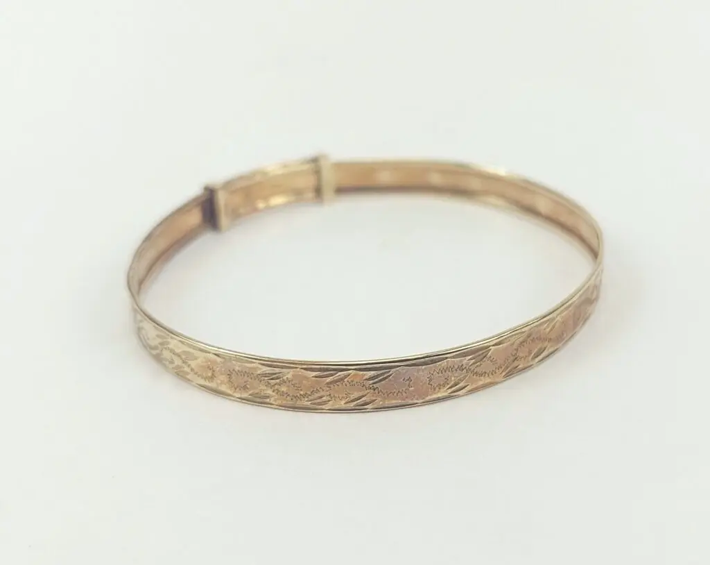 Small 9ct Gold Adjustable Bangle - Sally Antiques
