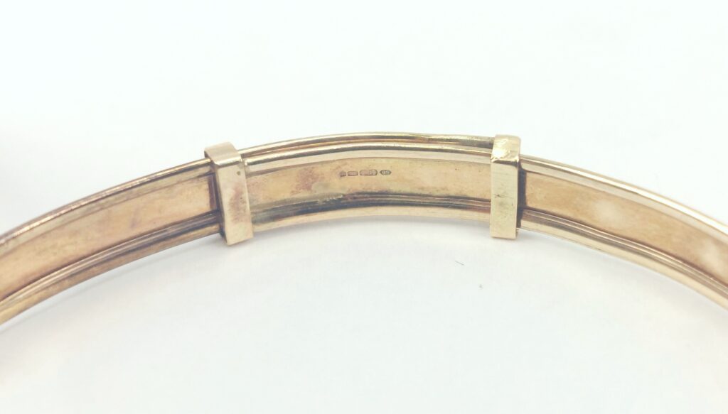 Small 9ct Gold Adjustable Bangle - Sally Antiques
