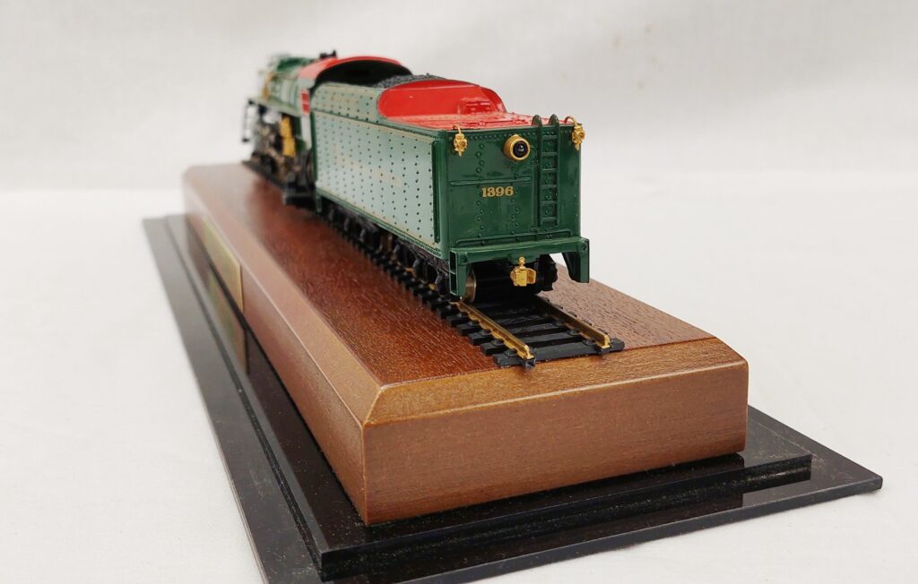 Crescent Ltd Die Cast 4-6-2 Heavy Pacific Class Locomotive In Case ...