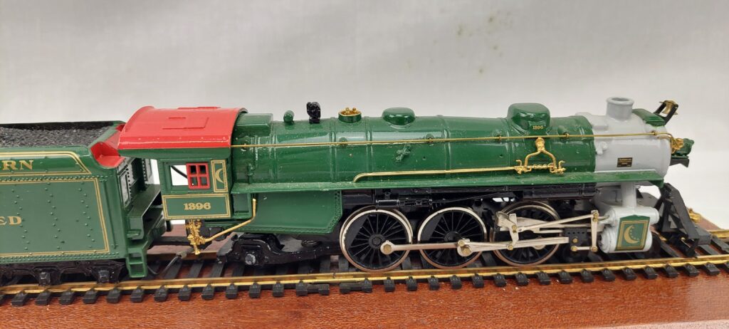 Crescent Ltd Die Cast 4-6-2 Heavy Pacific Class Locomotive In Case ...
