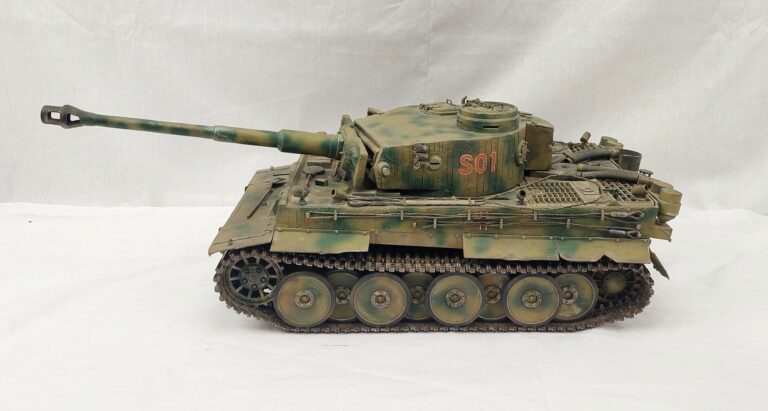 Static 1/16th Scale Model Of Tiger Tank - Sally Antiques