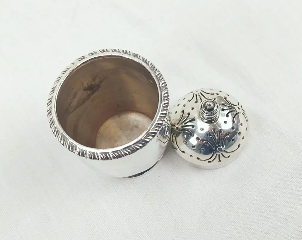 Irish Silver Pepper Pot Dublin 1932 - Sally Antiques