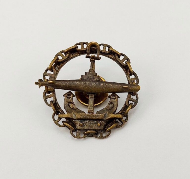 WW1 Imperial Russian Submarine Screwback Badge - Sally Antiques