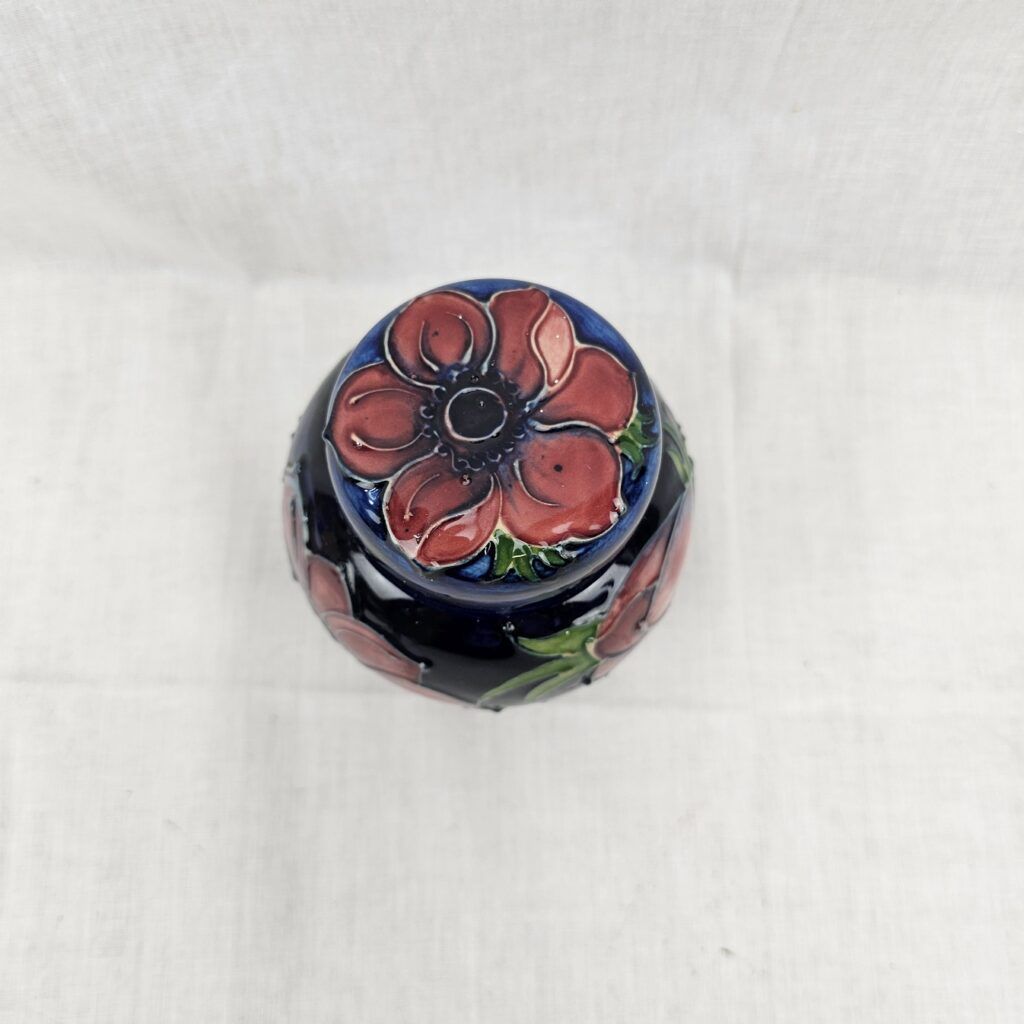 Moorcroft Pottery Ginger Jar And Cover Anemone Pattern - Sally Antiques