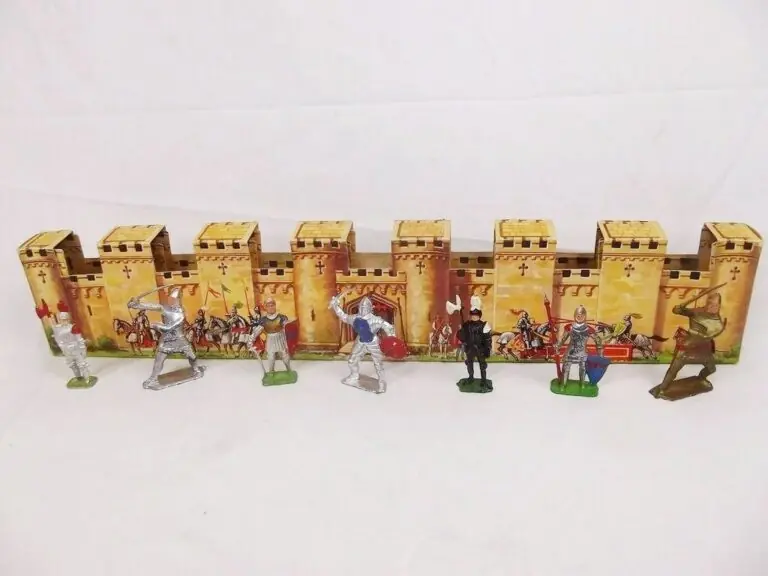 Crescent Toys Medieval Knights Set Circa 1953 - Sally Antiques