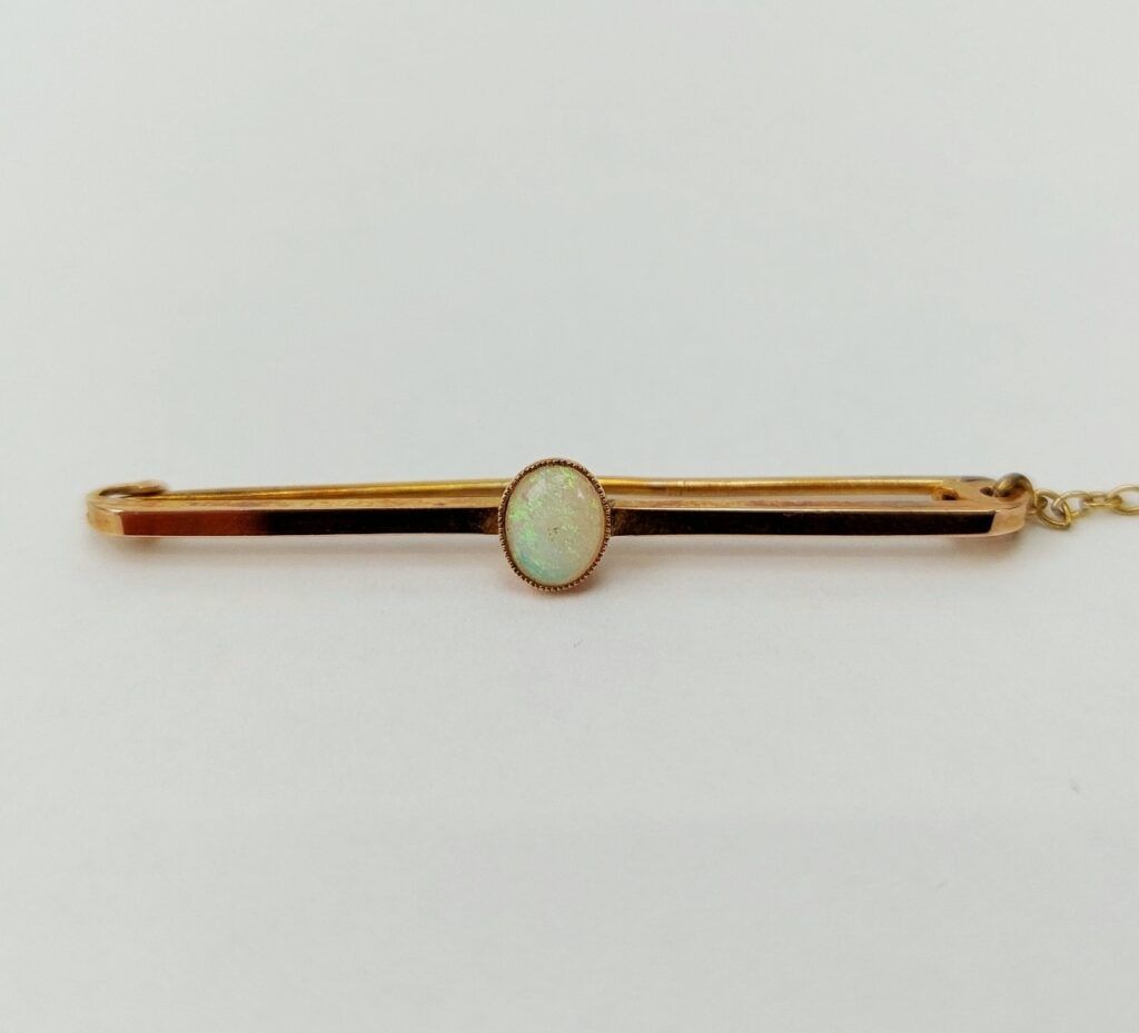 9ct Gold Opal Bar Brooch - Sally Antiques