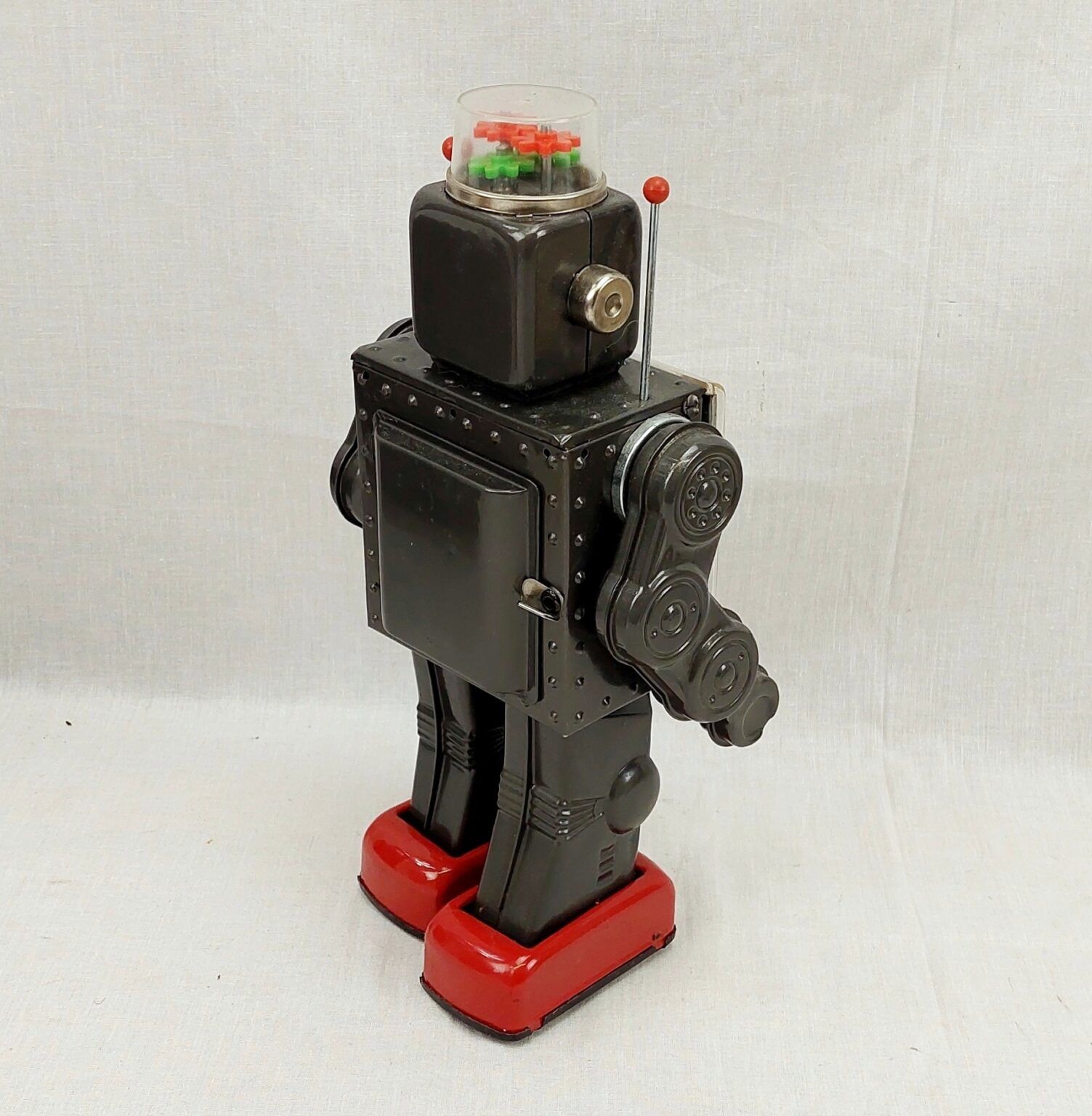 Boxed 1960s Tinplate Horikawa Japanese Battery Operated Fighting Robot ...
