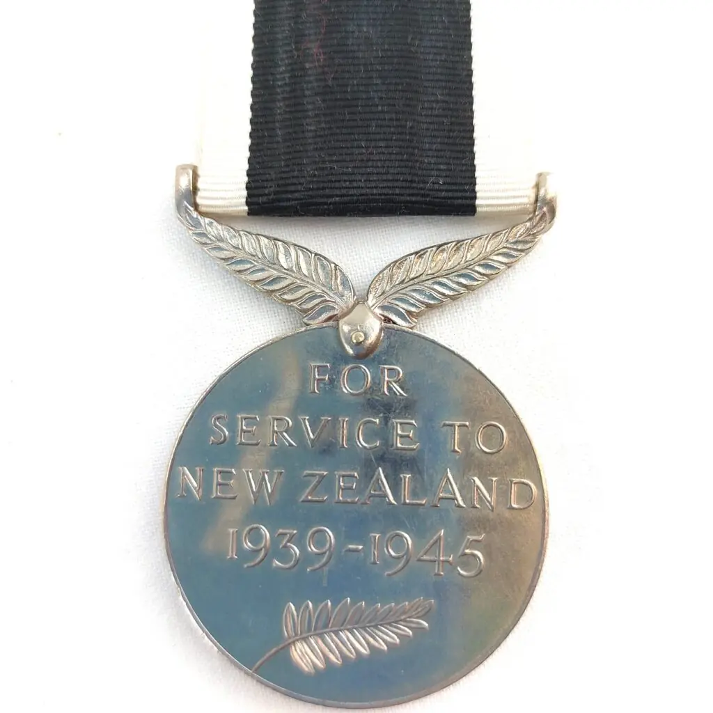 New Zealand, WW2, 1939-1945: New Zealand War Service Medal & King ...