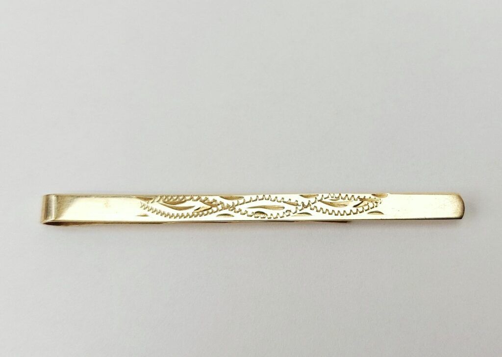 9ct Gold Tie Slide With Foliate Engraving - Sally Antiques