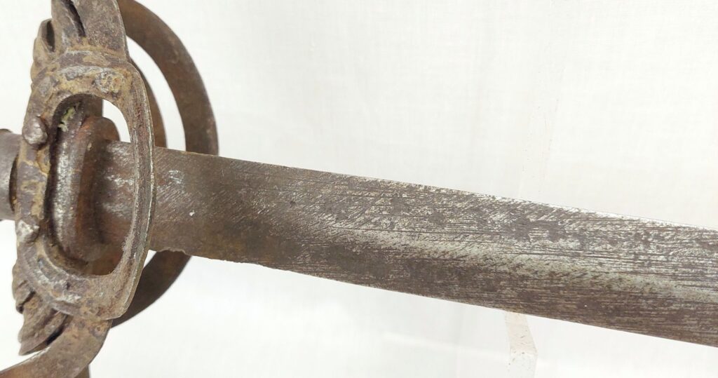 c1700 Long Broadsword With Silver Wire Grip - Sally Antiques