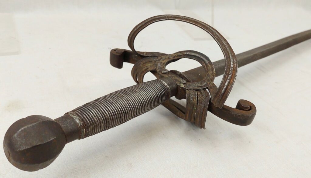 c1700 Long Broadsword With Silver Wire Grip - Sally Antiques
