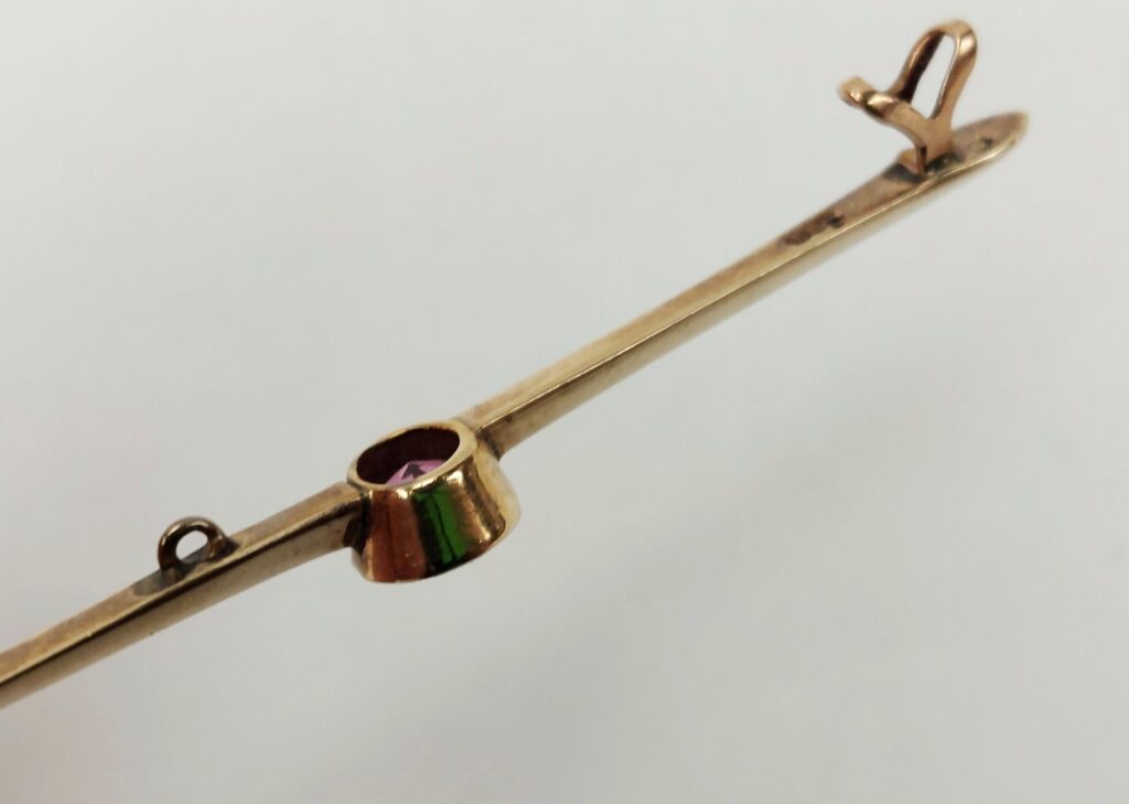 9ct Gold Ruby Bar Brooch - Sally Antiques