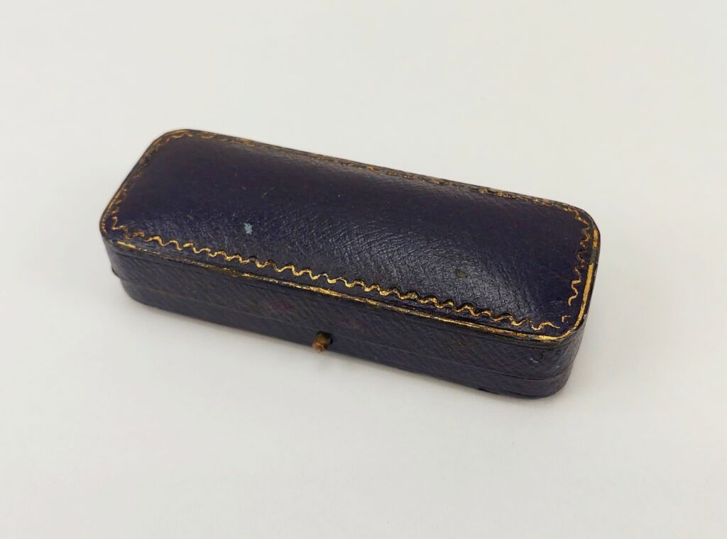 9ct Gold Ruby Bar Brooch - Sally Antiques