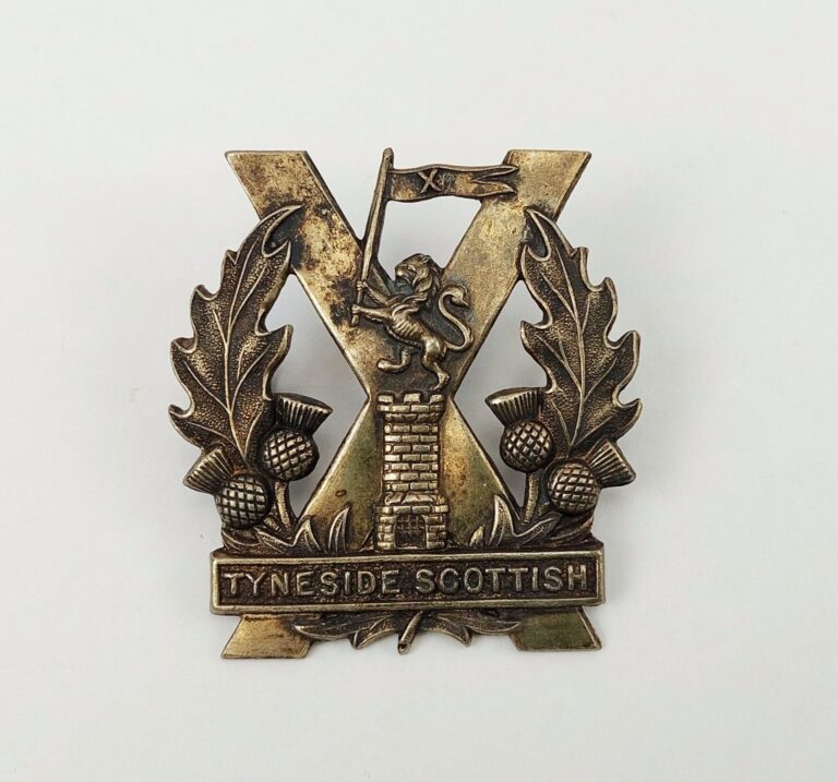 1915 Pattern Tyneside Scottish Regiment Cap Badge - Sally Antiques