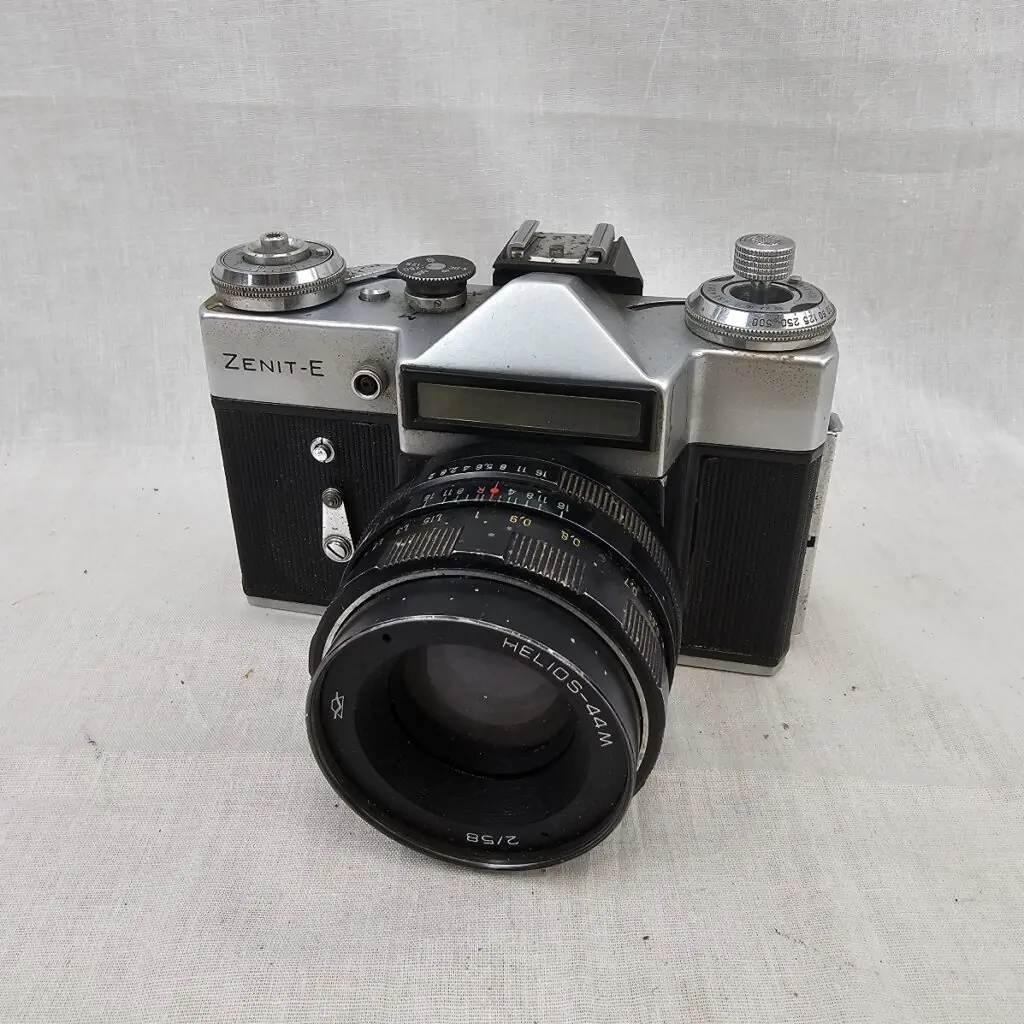 Vintage Soviet Era Zenit E 35mm Camera With Helios Lens - Sally Antiques