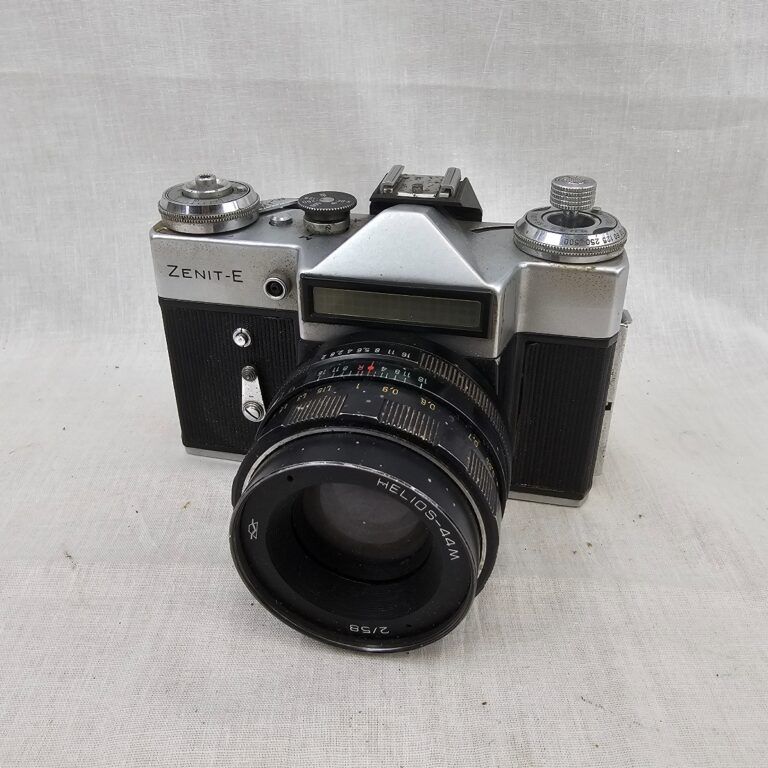 Vintage Soviet Era Zenit E 35mm Camera With Helios Lens - Sally Antiques