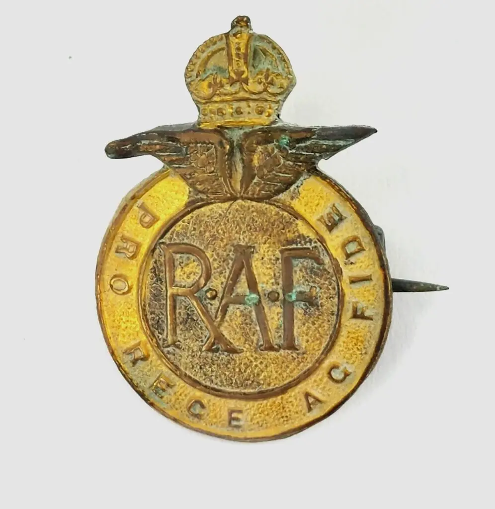 British, WWI, Royal Aircraft Factory ‘On War Service’ Lapel Badge, King ...