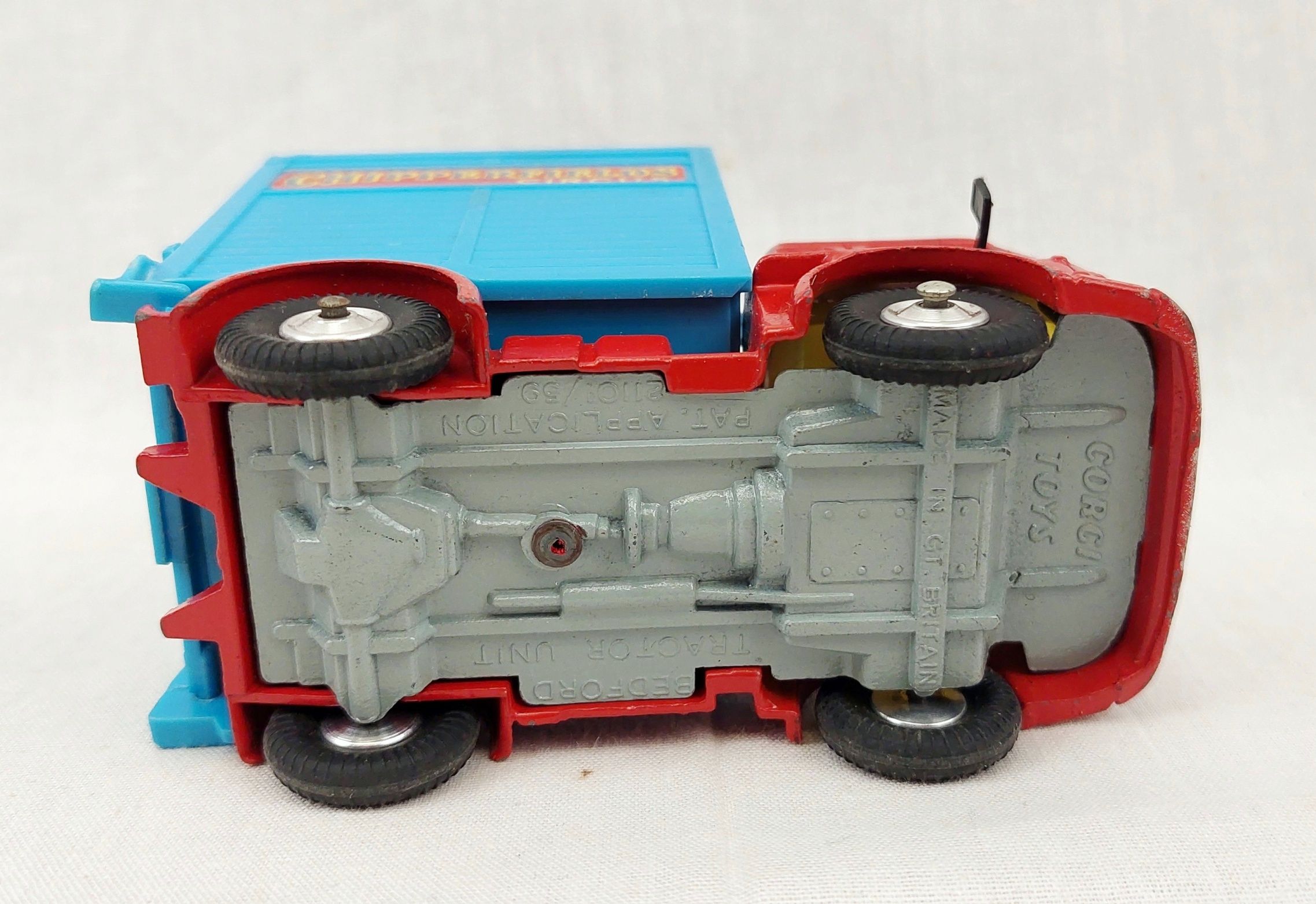 Corgi Toys 503 Chipperfields Bedford Tractor Unit With Giraffes - Sally ...