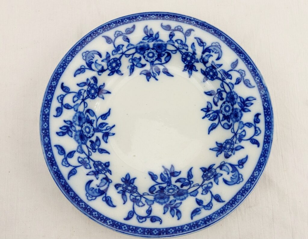 Pair Of c1860 Wedgwood Indiana Pattern Plates - Sally Antiques